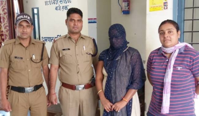 टावर ठगी गिरोह की सदस्य हापुड़ से गिरफ्तार