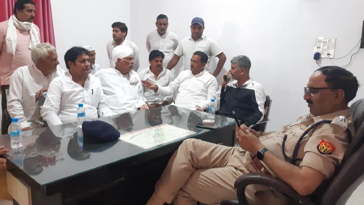 UP Civic Election: रालोद विधायक और जिलाध्यक्ष को कोतवाली ले गई पुलिस ...