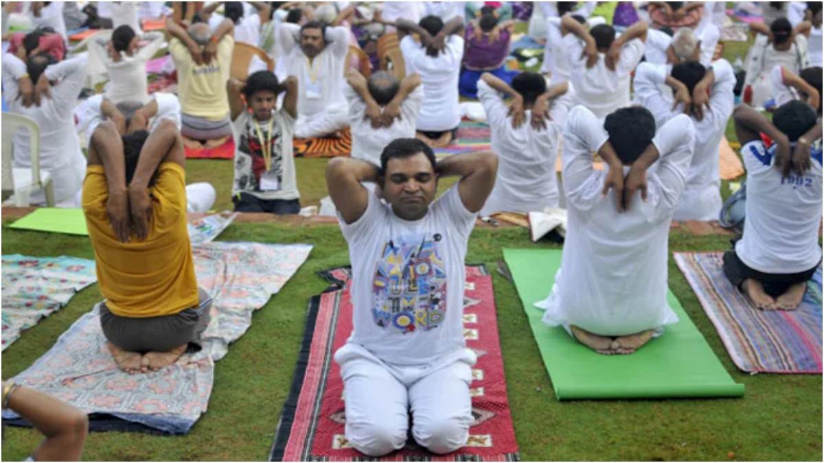 Pakistan: अब पड़ोसी देश पाकिस्तान में भी पहुंचा 'योग', इस्लामाबाद के ...