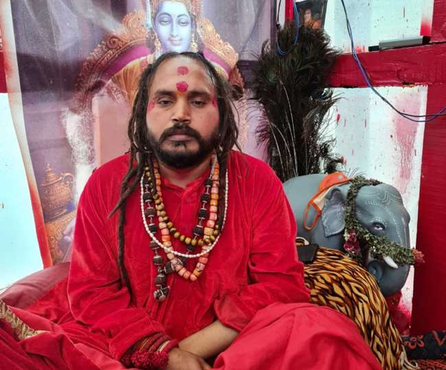 सीएम की अपील पर बदरीनाथ में मौनी बाबा ने तोड़ा अनशन - Mouni Baba breaks ...