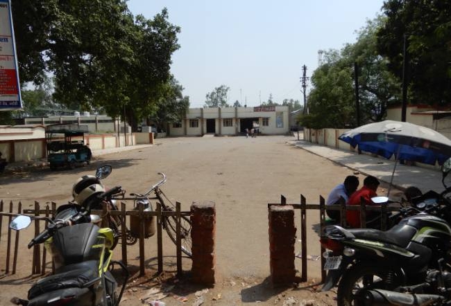 यात्री खूब दौड़े, मगर ट्रेन पकड़ने में दिखे कई रोड़े