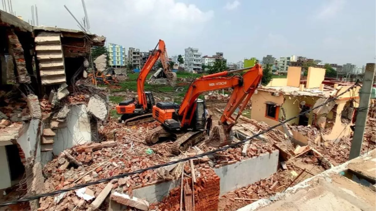 पटना के नेपाली नगर वासियों को हाईकोर्ट ने दी बड़ी राहत, चलते बुलडोजर पर ...