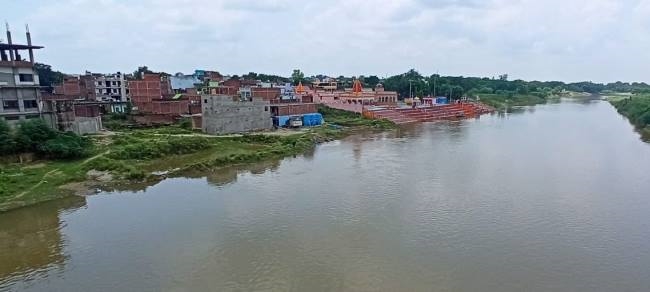 सई नदी के जलस्तर पर टिकी निगाहें - Eyes on the water level of the sai river