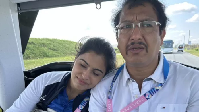 पहले Manu Bhaker से मनमुटाव, फिर दिलाए मेडल पर मेडल, कौन हैं अपने आप को ...