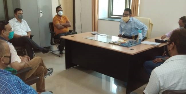 परीक्षार्थी और शिक्षक दोनों को मास्क लगाना अनिवार्य - It is mandatory ...