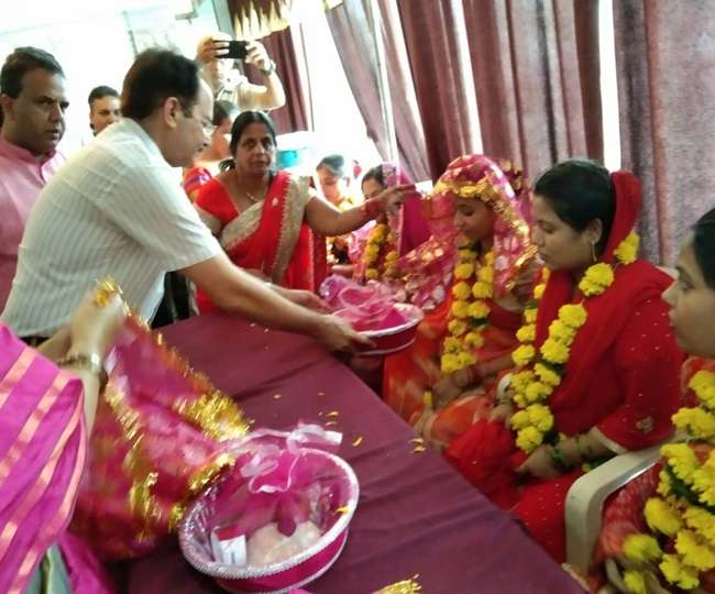 राजस्थान में एक अनोखा कार्यक्रम, जब जिला कलेक्टर ने भाई बनकर निभाई ...