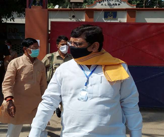 Hathras Case: हाथरस सांसद पहुंचे जेल, आरोपितों से मिलने की चर्चा ...