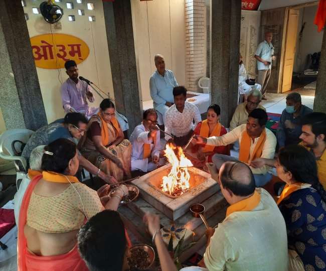 मेरठ में श्रद्धा और समर्पण भाव से मनाया गया स्वामी विरजानन्द सरस्वती का ...