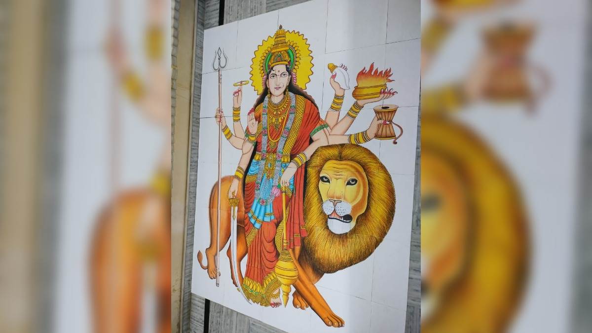 Navratri: 12वीं के छात्र ने 15 दिन में बना दिया मां दुर्गा का नौ फीट ...