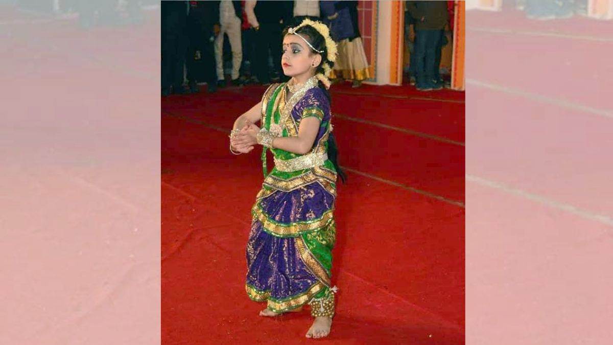 Aligarh news : अलीगढ़ की गनिका के नन्हे पगों में बंधे घुंघरूओं की 'डांस ...