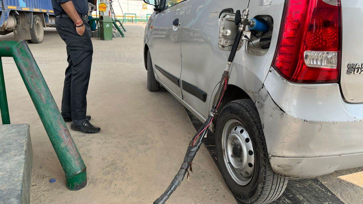 CNG कार में इन कारणों से लगती है आग! सफर सुहाना बनाने के लिए भूलकर भी न करें ये काम - CNG car ...