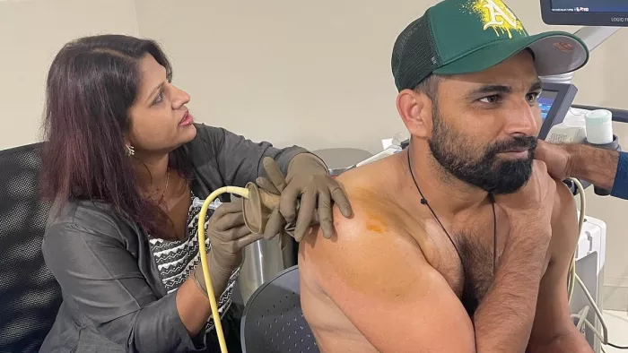 Mohammad Shami: इलाज कराते मोहम्मद शमी की फोटो हुई वायरल, पोस्ट लिखकर ...