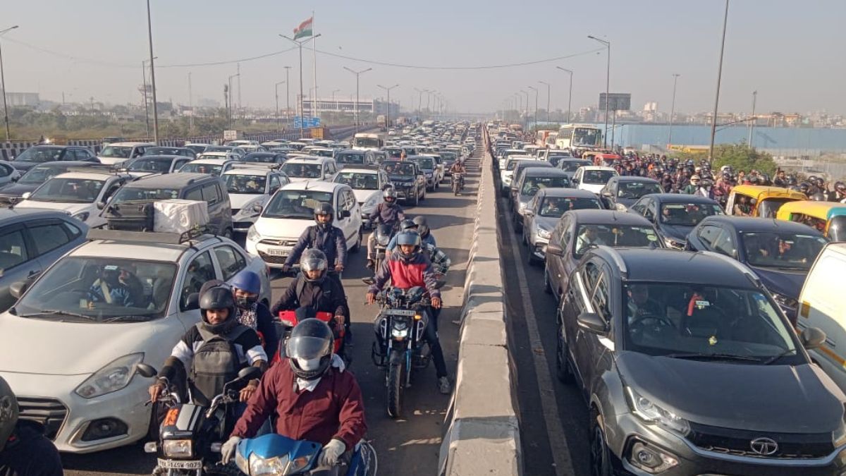 गाजीपुर बॉर्डर से दिल्ली लौटाए गए राहुल-प्रियंका, NH9 और आसपास के ...