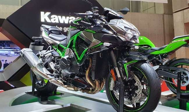 Kawasaki ने भारत मे उतारी अपनी दो दमदार बाइक्स, कीमत 21.9 लाख रुपये से ...