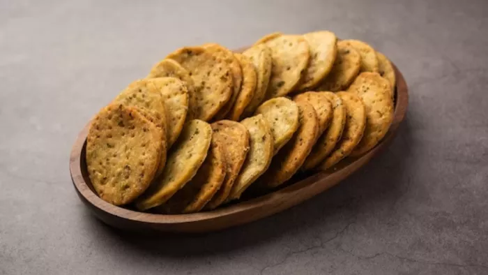 लंबे समय तक स्टोर कर रखना चाहते हैं स्नैक्स, तो ये 5 भारतीय व्यंजन होंगे परफेक्ट - these 5 ...