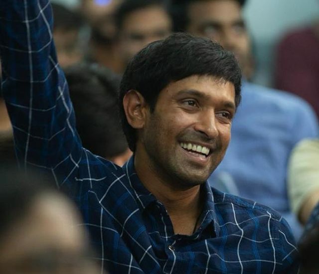 बदल गया पर्दे का हीरो! लुक्स में धर्मेंद्र ना जीतेंद्र... पर अभिनय के ...