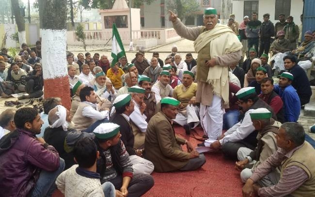 भाकियू ने बहादुरगढ़ थाने में किया प्रदर्शन