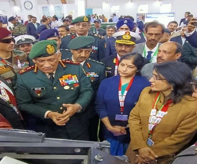 Defence Expo 2020: सीडीएस जनरल रावत ने किया DRDO के कैंप का इंस्‍पेक् ...