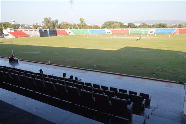 Jammu Kashmir: करोड़ों की लागत से एमए स्टेडियम तैयार होने का खिलाड़ी ...
