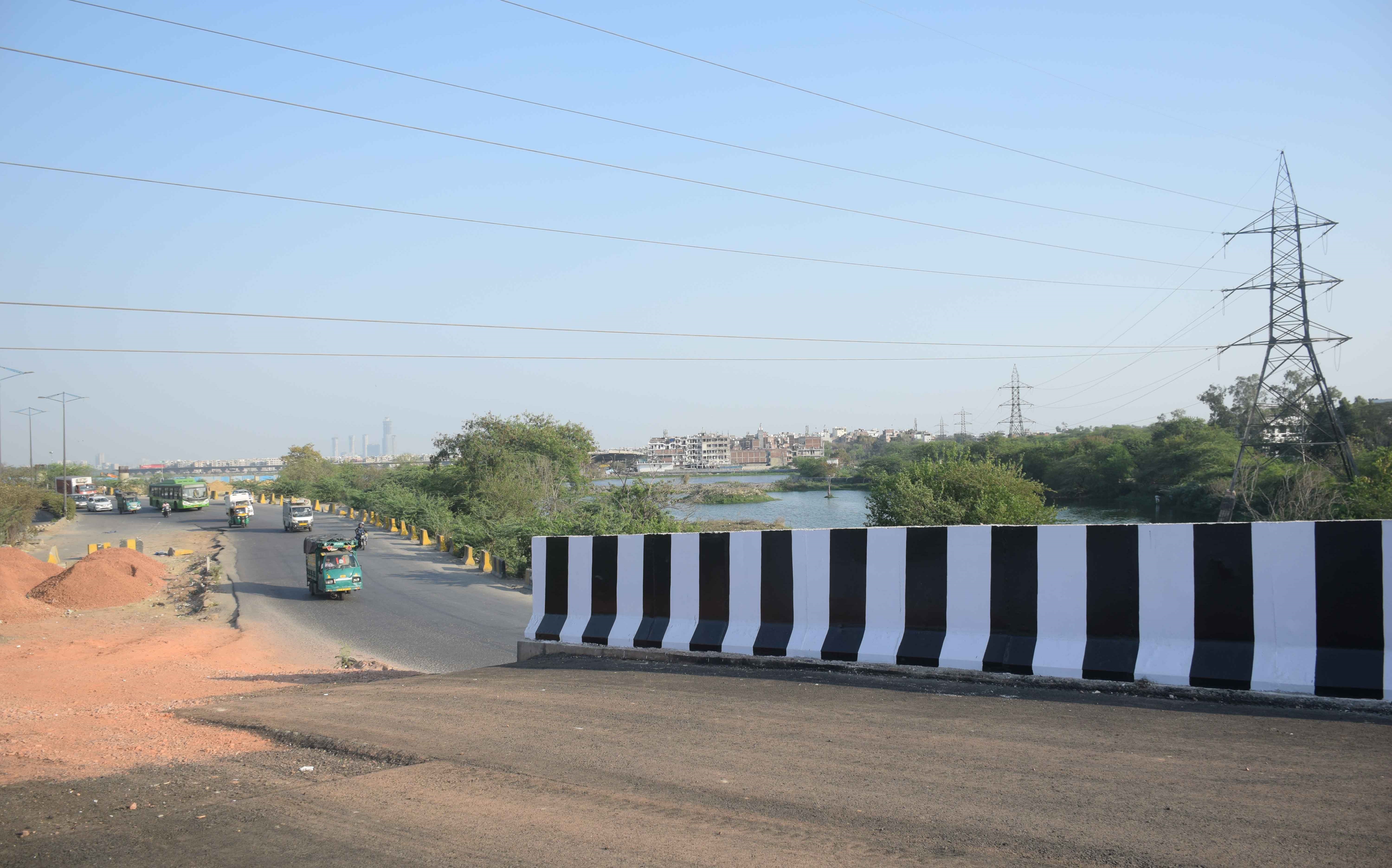 Delhi Ashram Flyover: हल्के वाहनों की ही होगी आश्रम फ्लाईओवर पर जाने की ...