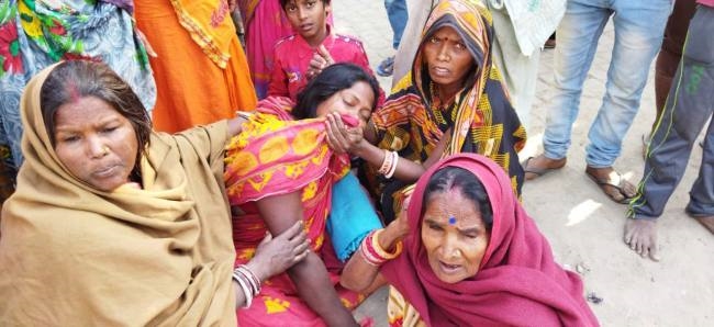 मंसूरचक के नवटोल में विवाहिता की गला दबाकर हत्या - Mansurchak strangled ...