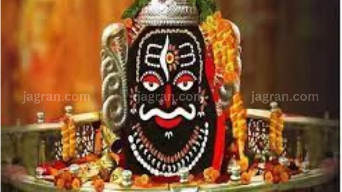 Chandra Grahan 2023: जब ग्रहण के दौरान बंद हो जाते हैं मन्दिर के कपाट ...