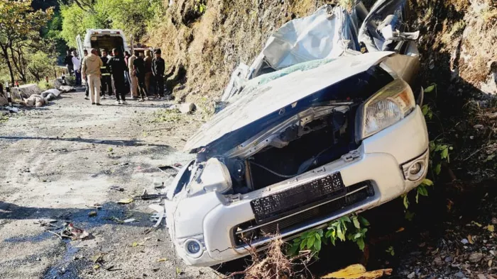 Mussoorie Car Accident: दो दोस्‍तों ने जाने से किया मना तो बच गई जान ...