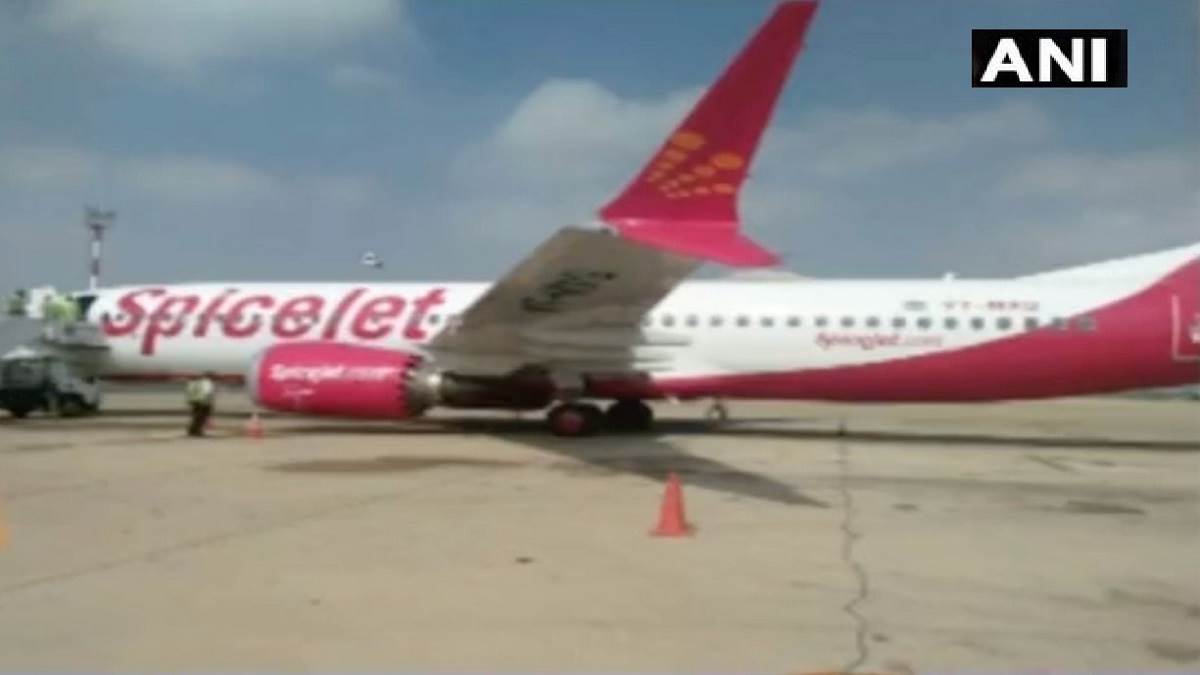 SpiceJet Flight Emergency landing: दिल्ली से दुबई जा रही स्पाइसजेट ...