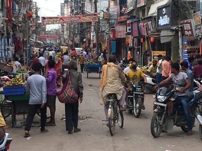 दुकान खुलते ही बाजार हुआ गुलजार लौटी रौनक - Market opened as soon as ...