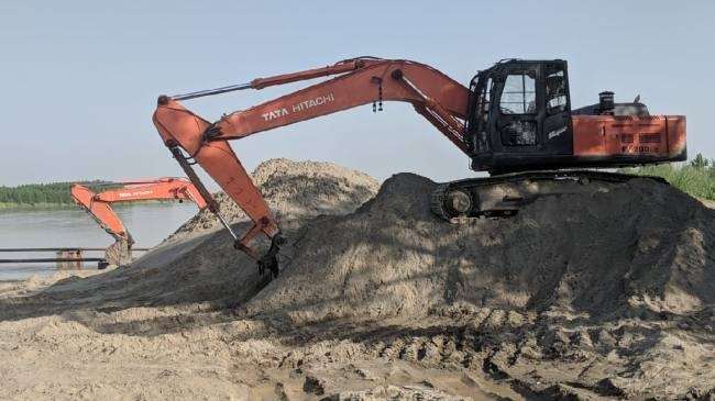 प्रशासनिक उपेक्षा का शिकार हो रहे हैं बड़बिल के लोग: कोविड-19 की आड़ ...