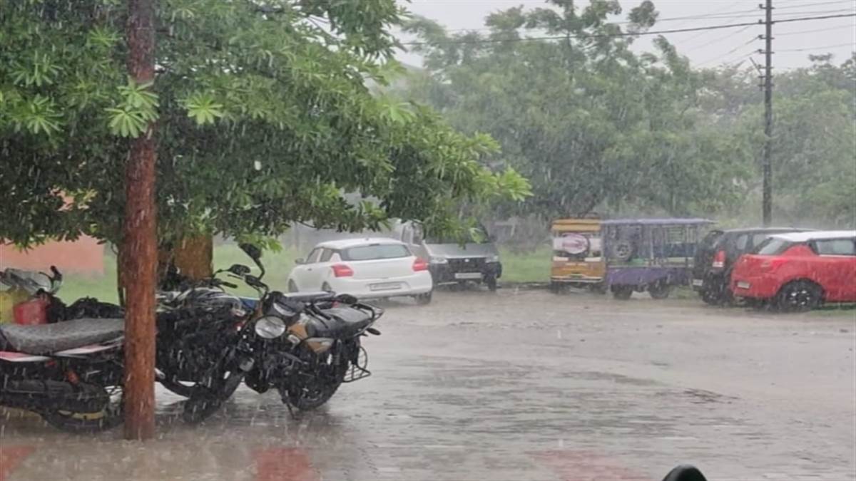 Meerut Weather Update: बागपत और बिजनौर में बारिश शुरू, अभी मेरठ में छाए ...