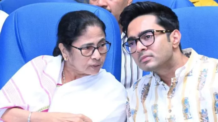 TMC में बदलाव के लिए भतीजे संग रणनीति बना रही थीं ममता बनर्जी, 12 मिनट ...