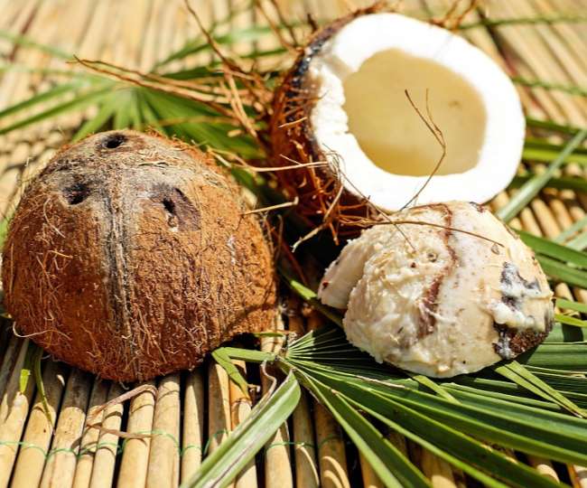 नारियल को क्यों कहा जाता है श्रीफल, इसलिए बनाया जाता है पूजा का हिस्सा ...