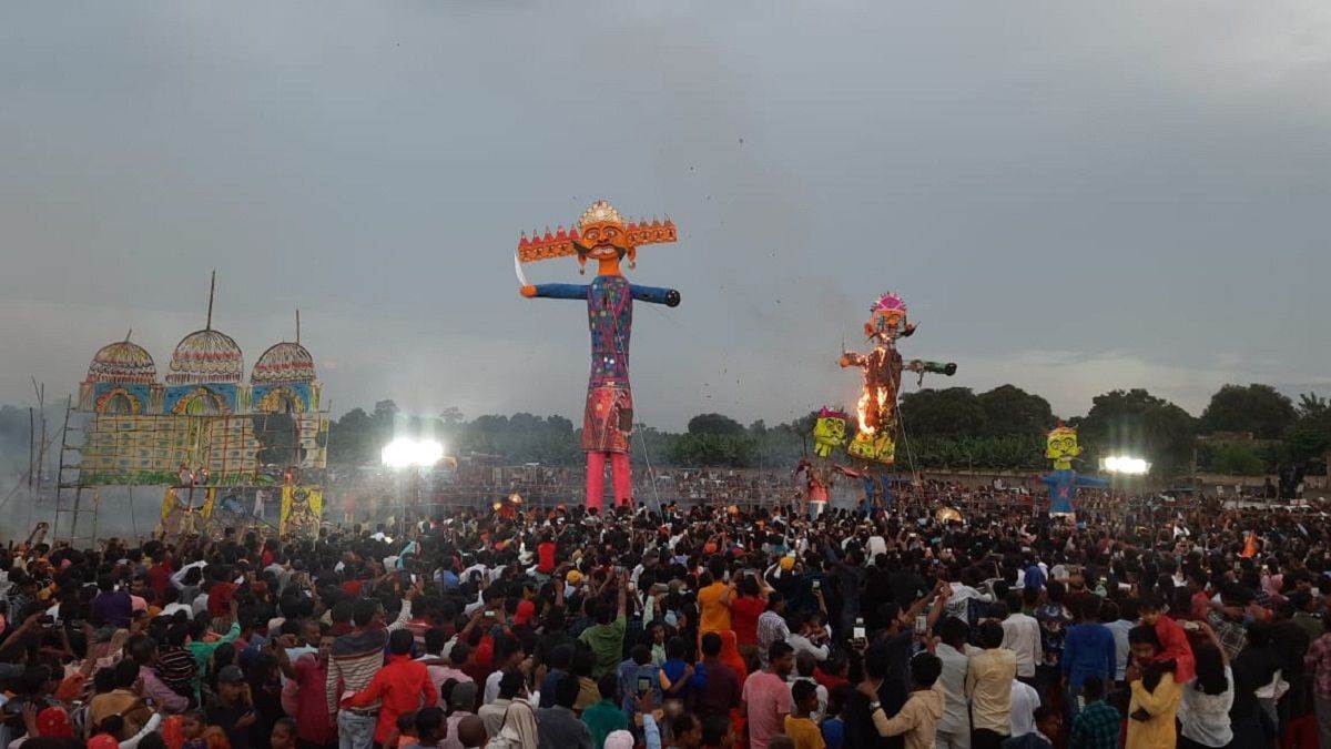 उत्तर बिहार के जिलों में धू-धू कर जला रावण, लगे श्रीराम के जयकारे ...