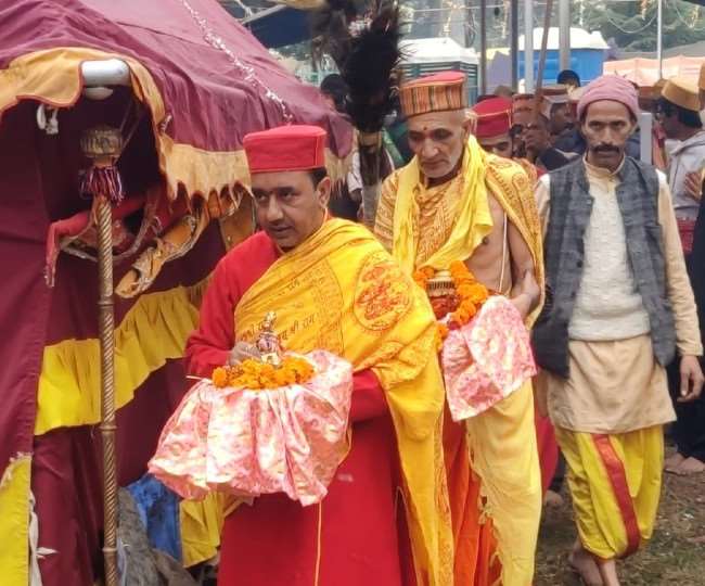 रघुनाथ जी की रथयात्रा से पहले देवताओं ने रघुनाथ के दरबार में भरी हाज़री ...