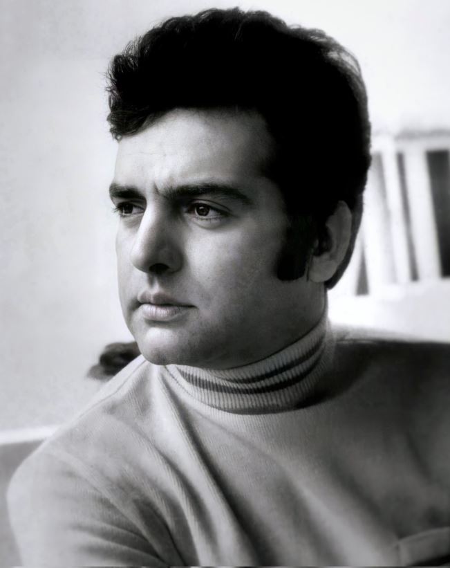 एक बच्चे की मां से शादी, एयरहोस्टेस से आशिकी ने तबाह किया घर! सुर्खियों ...