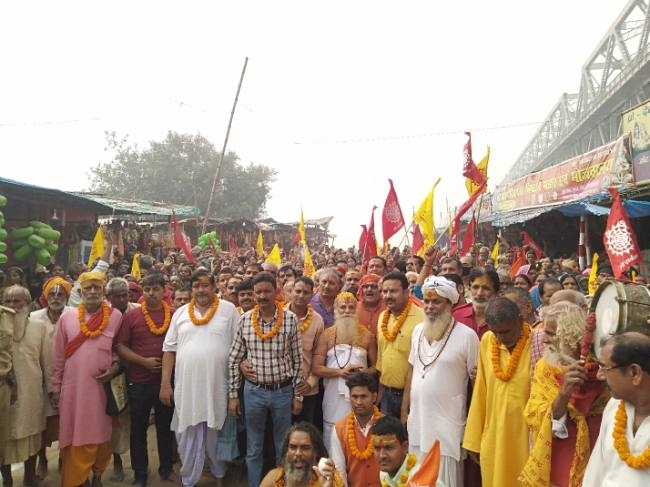 सिमरिया कल्पवास मेला की दूसरी परिक्रमा में उमड़ी श्रद्धालुओं की भीड़ ...