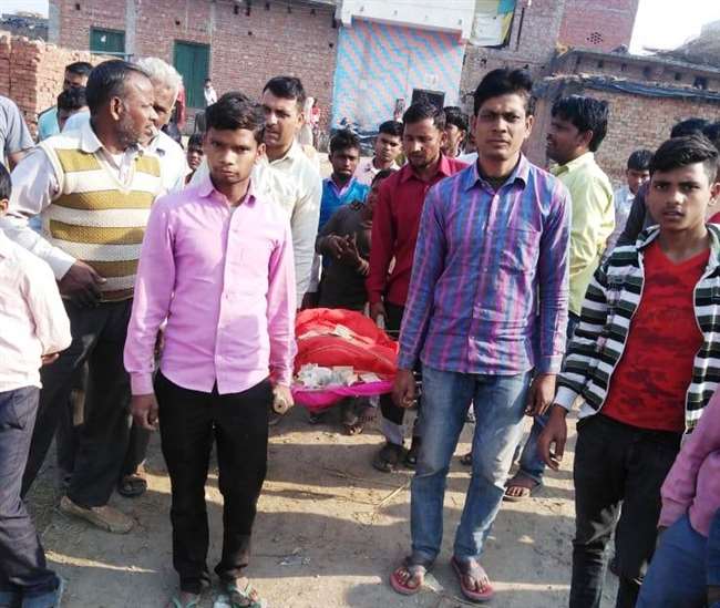 मुरादाबाद में निकली बंदर की शवयात्रा, पशु प्रेम का ये नजारा आपको भी कर ...