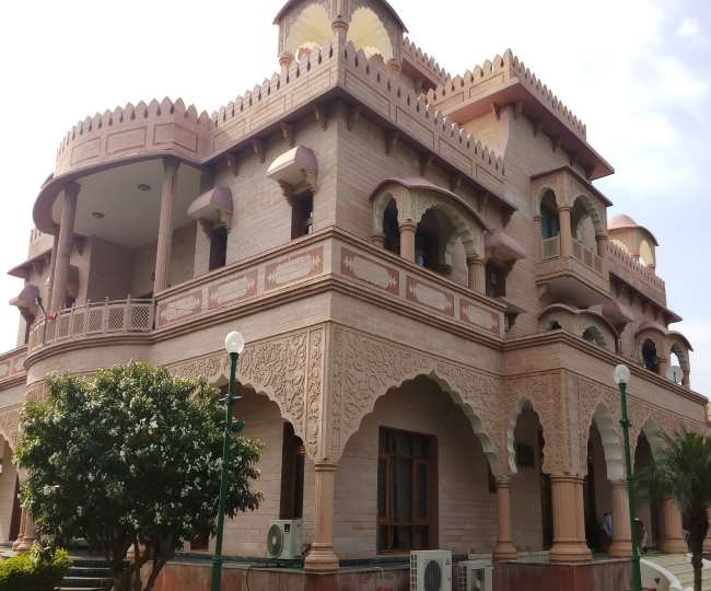 ED ने तेजाखेड़ा फार्म हाउस के जिस हिस्‍से को किया सीज, अभय चौटाला ने ...