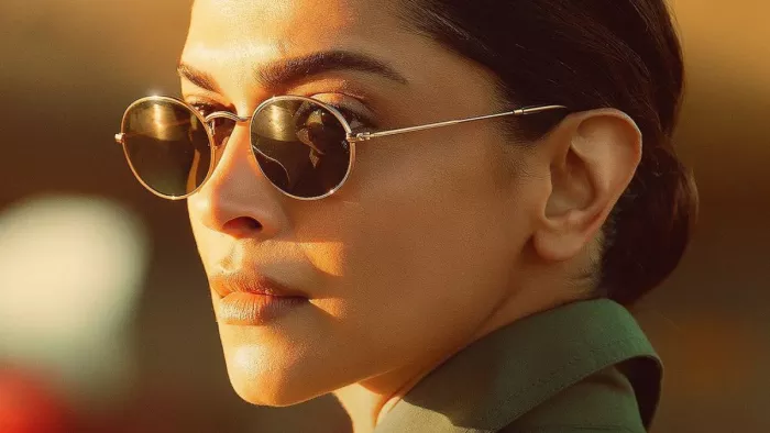 Fighter: ऋतिक रोशन के बाद Deepika Padukone का पोस्टर हुआ रिवील ...