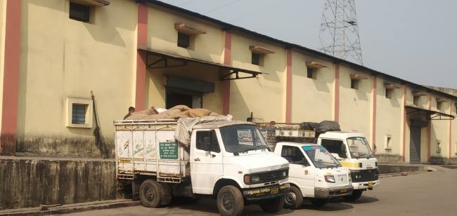 एफसीआइ गोदाम में करोड़ों का सरकारी अनाज, सुरक्षा भगवान भरोसे - Crores ...