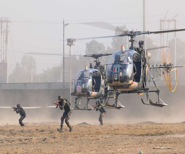 Defence Expo 2020: गोमती रिवर फ्रंट पर कमांडो ने दुश्मनों के छुड़ाए ...
