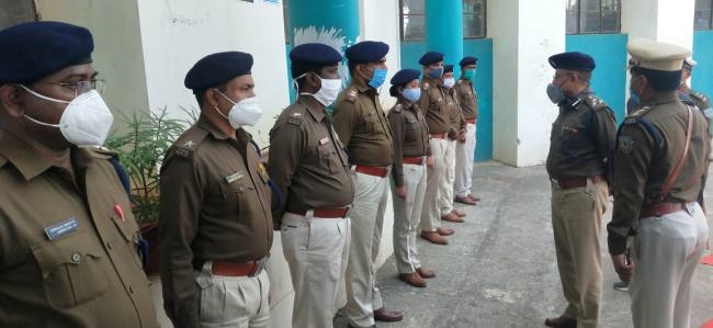 अनुमंडल क्षेत्र के सभी थानों में नियमित रूप से कराएं पेट्रोलिंग ...