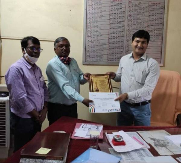 टाटा स्टील ने बीडीओ को सबल साथी अवार्ड से किया सम्मानित - Tata Steel ...