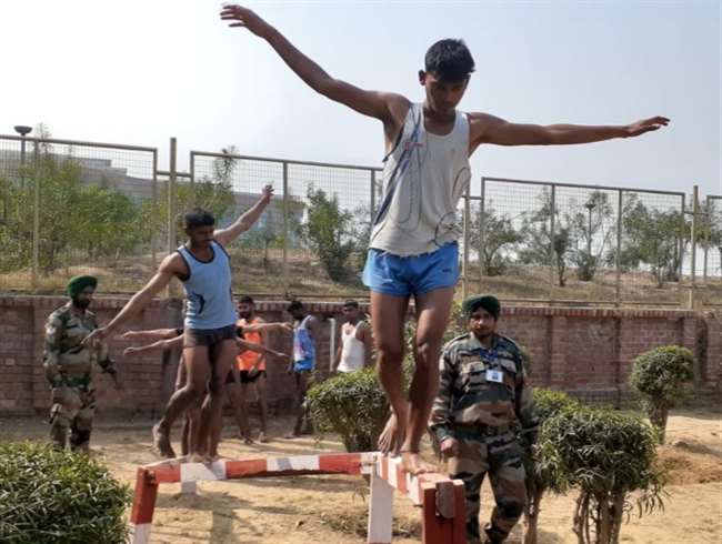 Army Recruitment Rally: अागरा में सेना भर्ती रैली में किरावली के ...