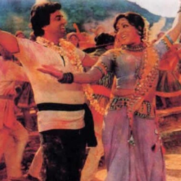 Holi 2023: प्यार भी, तकरार भी... इन बॉलीवुड फिल्मों की कहानियों में ...