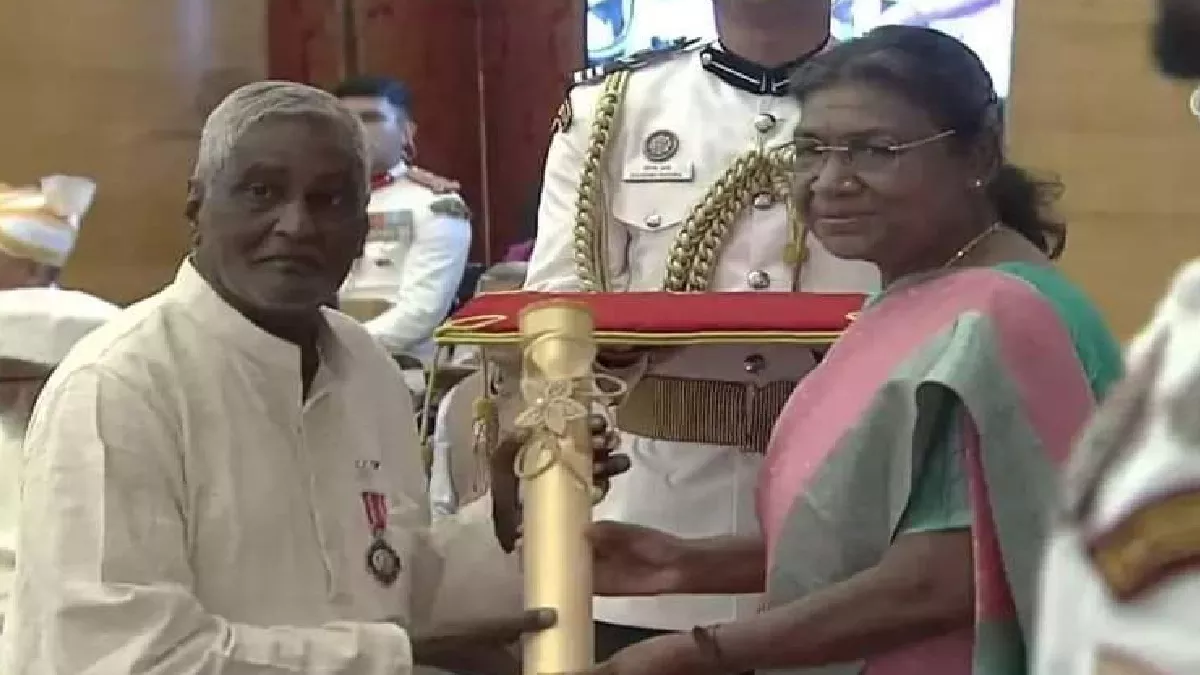Padma Award 2023: राष्ट्रपति द्रौपदी मुर्मु ने बिहारशरीफ के बुनकर कपिल ...