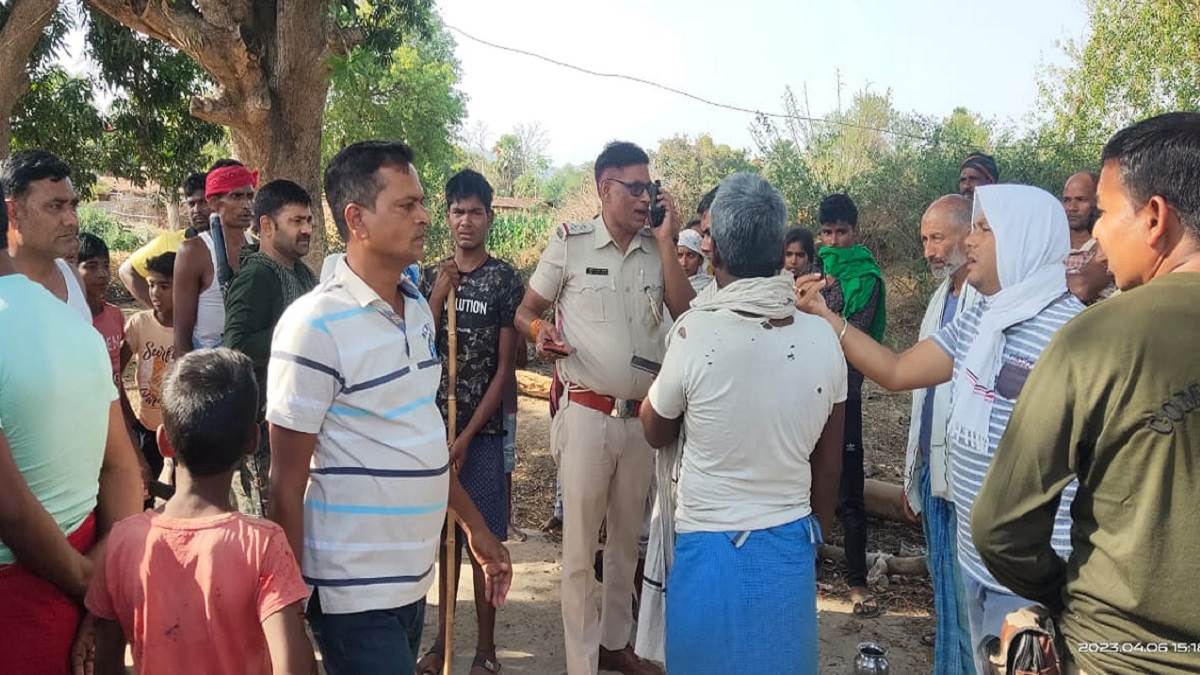 Jamui Crime: जमुई में जमीन के विवाद में घर में घुसकर महिला की गला घोंटकर हत्या, हिरासत में आधा ...
