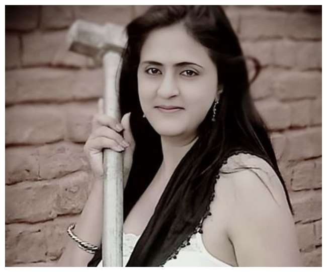 'श्रीकृष्ण' की यशोदा रियल लाइफ में है बेहद ग्लैमरस, कन्नड़ फिल्मों की ...