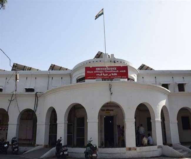 Bareilly News : बरेली के सूचना विभाग ने कराई डीएम-एडीएम की किरकिरी ...